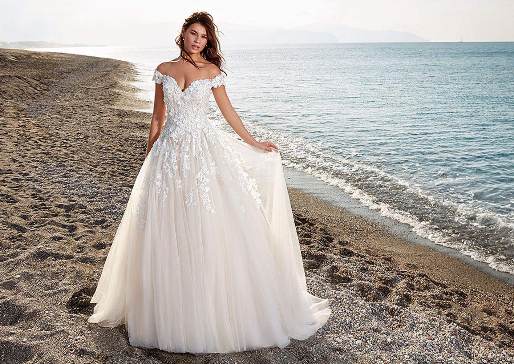 Wunderschöne Brautkleider von Adornia Brautmode in Siegburg